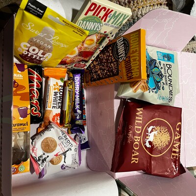 Small Quaintly Mystery Box British Gifts - Etsy