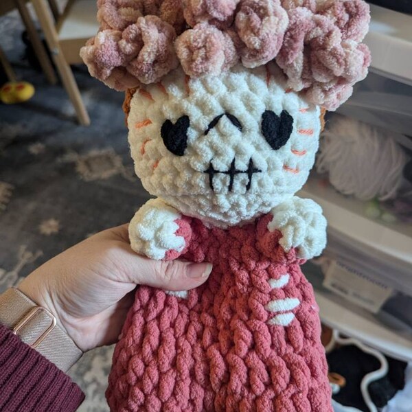 Zeek the Zombie Amigurumi Crochet Pattern, Halloween Pattern, Spooky ...