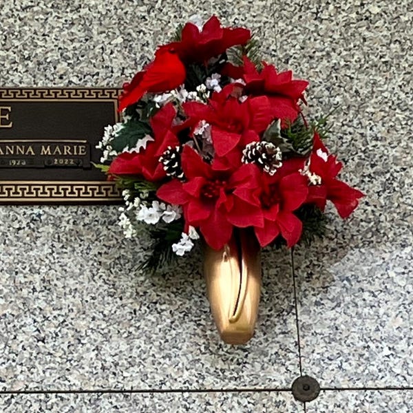 Red Cardinal Christmas, Crypt, Gravesite, Memorial, Funeral Flowers ...