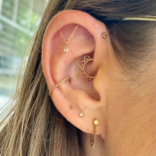 ASTM F136 Titanium Conch Hoop, Tiny Pyramid Conch Hoop, 10mm Hoop, 11mm ...