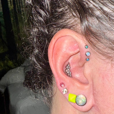 ASTM F136 Titanium Conch Labret, Curved Gem and Bead Conch Earring ...