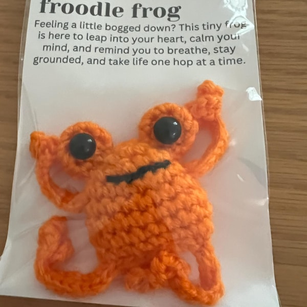 Emotional Support Crochet Frog Named Froodle, Pocket Hug Amigurumi ...