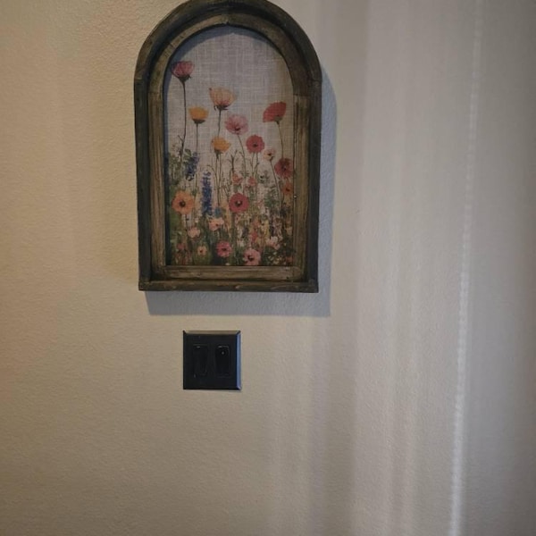 Flower Art in Arched Wood Frame | Farmhouse Botanical Wall Decor ...