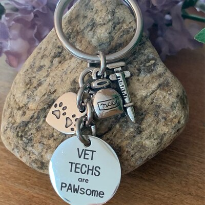 10pcs/lot Vet Techs Are Pawsome Charm Silver Tone Veterinary Technician ...