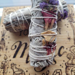 Money Drawing Magic Ritual Oil for Money Wealth, Prosperity, Financial ...