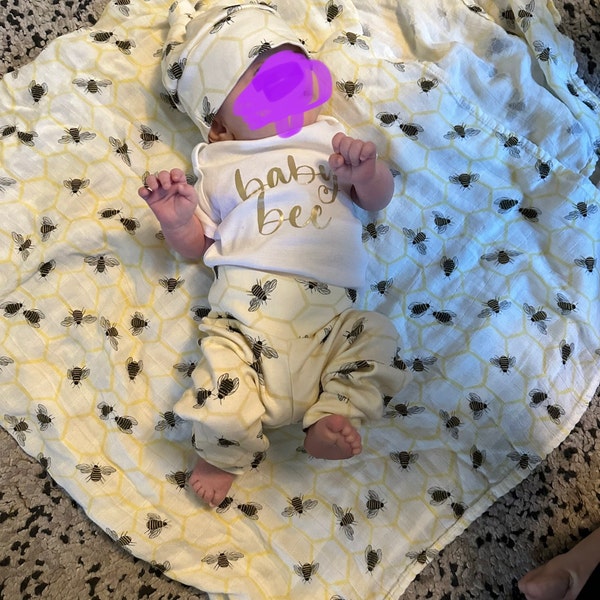 Bee Muslin Swaddle, Bee Baby Shower, Honey Bee Swaddle, Baby Bee Coming ...