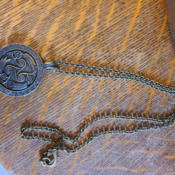 Celtic Morrigan Goddess Three Ravens Morrighan Triskelion Triskele ...