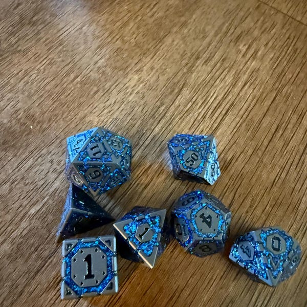 Yellow Stegosaurus Dnd Dice Set - 7 Piece D&D Resin Polyhedral Dice ...