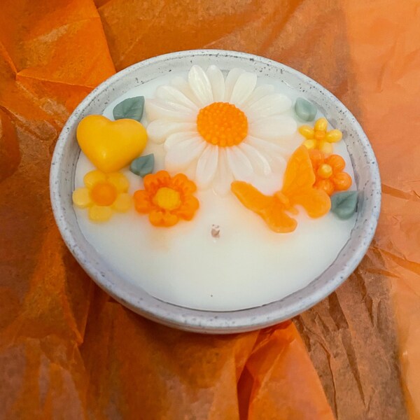 Daisy Candle Large - Daisy Flower Soy and Bees Wax Candle - Beautiful ...