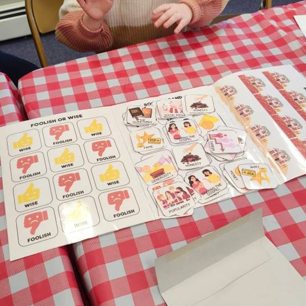 Daniel and the Lions Den Finger Puppets and Bookmark Handout (bible ...