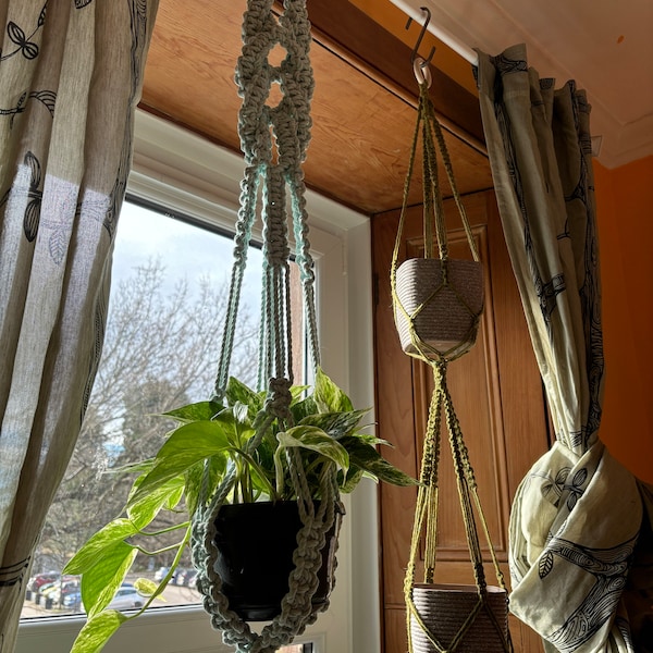 DIY Short Macrame Plant Hanger Pattern for Trailing Plants | Detailed ...