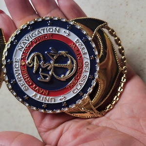USN Antique CWO/LDO Crest With Coyote Brown Paracord Keychain and ...