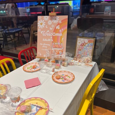 Stay Groovy Plastic Disposable Drink Cups Favor Cup Birthday 12 Oz. 70s ...