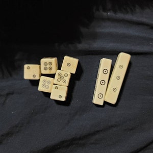 D4 Viking/medieval Historical Bone Dice Replica - Etsy