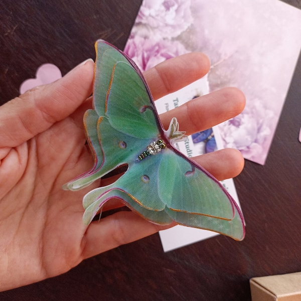 Silk Luna Moth Hair Clips With 3d Double-layer Wings - Hair Accessories ...