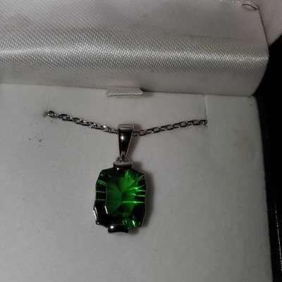 E40810P Classic Mt St Helens Helenite Emerald Cutting Studs - Etsy