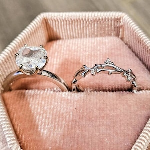 Cottagecore Round Moissanite Engagement Ring for Natural Theme - Etsy