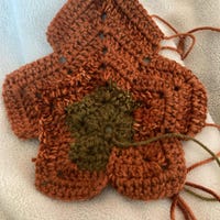 Maple Leaf Shawl - CROCHET PATTERN - Beginner Friendly - Instant ...