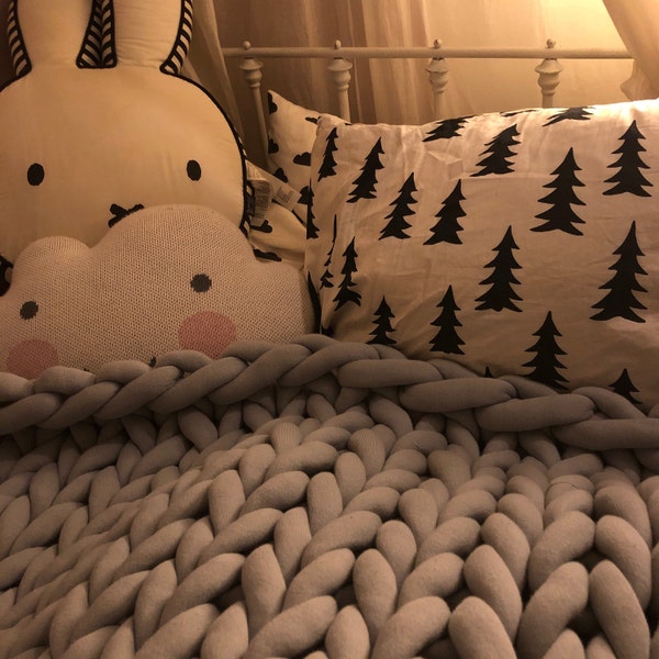 Super Chunky Knit Lamp - Pink and Purple Gradient Bedside, Table, Desk ...