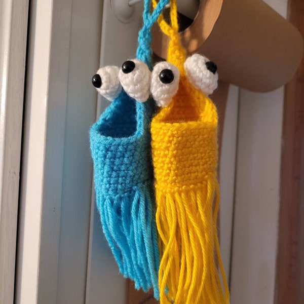Mini Yip Yip Hanger - Etsy