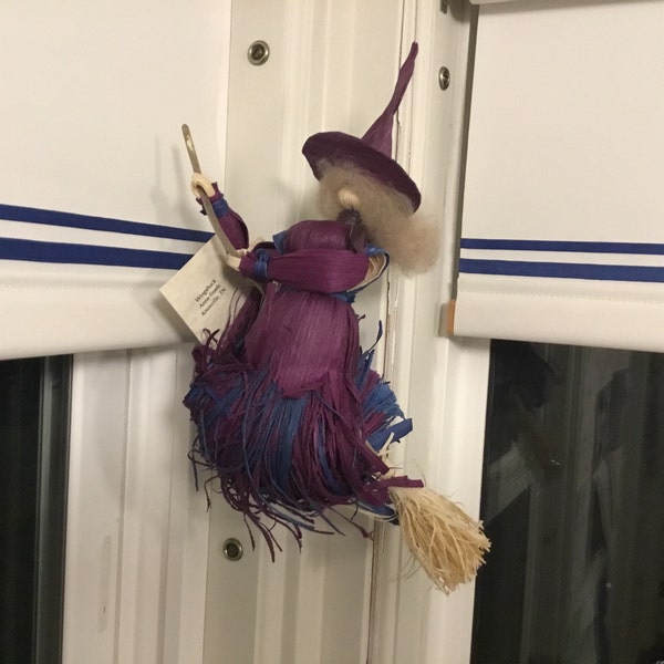 Corn Shuck Witch, Standing Corn Shuck Witch With Broom, Witch Corn Husk ...