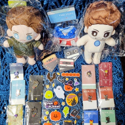 Solar System Chain Pin - Etsy