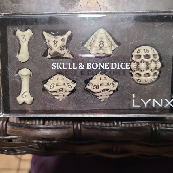 DND Decor - 7 Piece Wooden Dice Outline Wall Decoration - Dungeons and ...