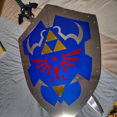 Hylian Shield Ocarina of Time Steel-plated, Battle-ready Replica From ...
