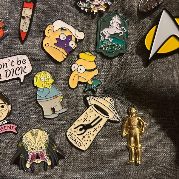 Alien Enamel Pin | Funny Enamel Pin - Etsy