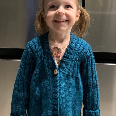 Chunky Womens Cardigan Knitting Pattern Chunky Yarn Ladies Classic ...