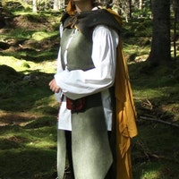 Hooded Half Vest Sewing Pattern, LARP Rogue Pattern, Medieval Villain ...