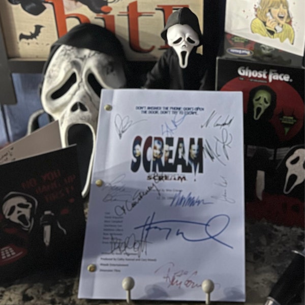 Scream Movie Signed Screenplay Autographed: Wes Craven, Courtney Cox ...