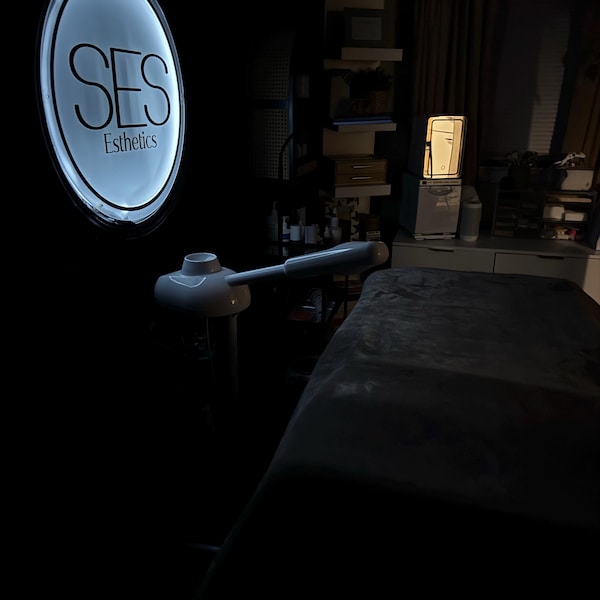 Custom Backlit Acrylic Sign | Acrylic Logo Sign | LED Business Sign ...