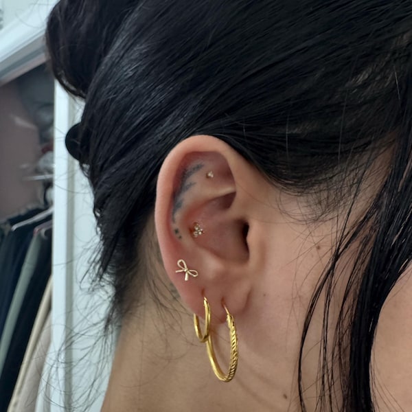 14k Yellow Gold Hoop Earrings (12-50x2.0mm), Piercing to Lobe, Upper ...