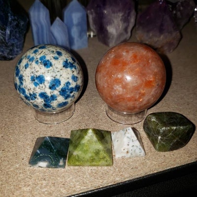 VASONITE Natural Medium Gemstone Crystal Pyramid 27-30MM - Etsy