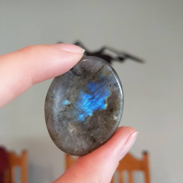 Labradorite Worry Stone - Stone of Transformation - No. 392 - Etsy