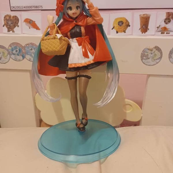 Taito Hatsune Miku Wonderland Action Figure Anime Little Red Kawaii ...