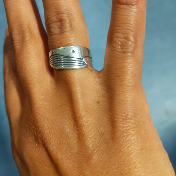 Whale Ring - Etsy