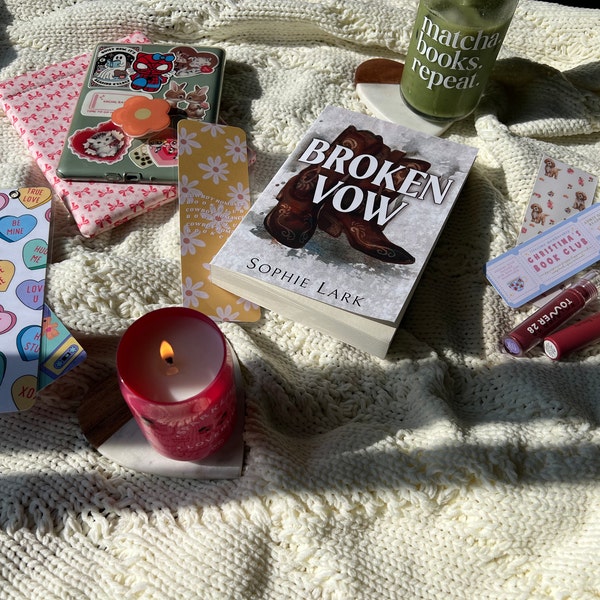 Embroidered Romantasy Reader Book Club Sweatshirt, Bookish Sweatshirt ...