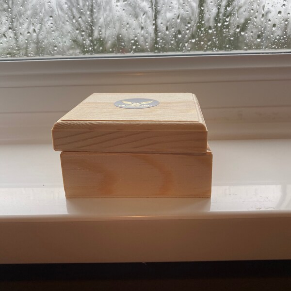 Law Scales of Justice Gold Lapel Pin Legal Emblem Luxury Gifts for ...