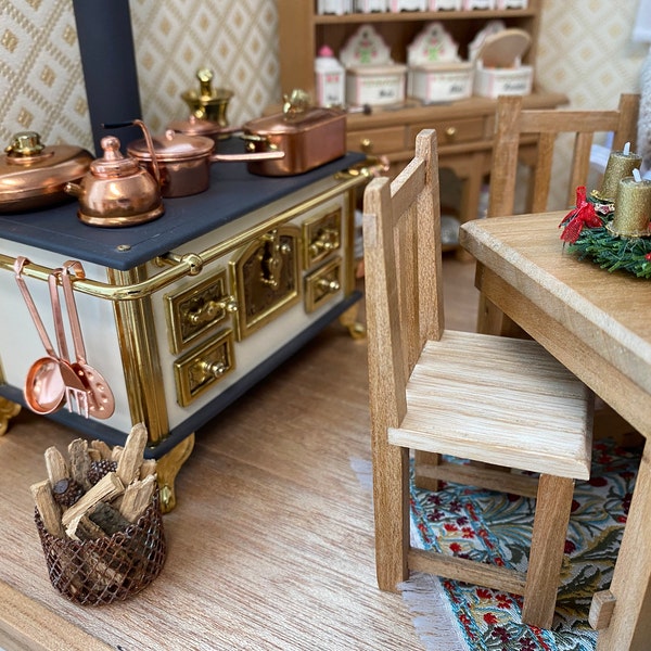 12th Scale Decorative Storage Box, Christmas Box, Dollhouse Miniature ...