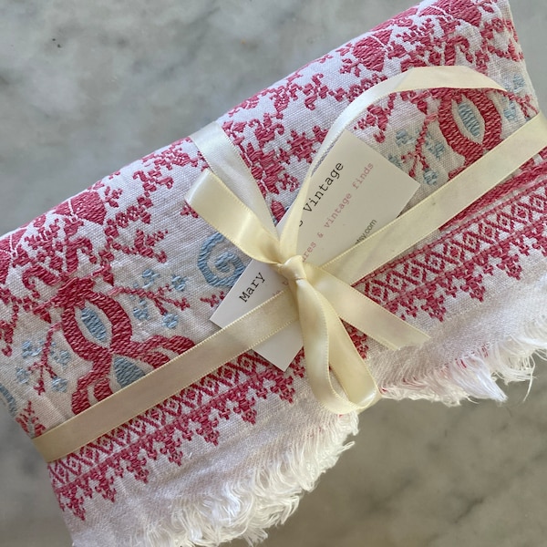 Italian Needlework Placemats in Deruta Hand Embroidery on Linen Set/4 ...