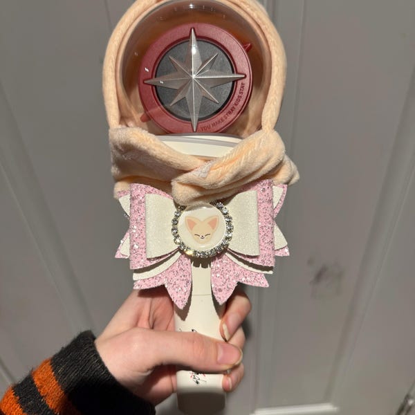 STRAY KIDS SKZOO Bang Chan, Lee Know, Changbin, Hyunjin, Han, Felix ...