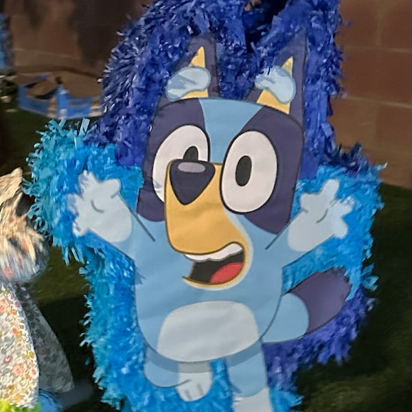 Bluey Pinata! 27”x16”x4” - Etsy