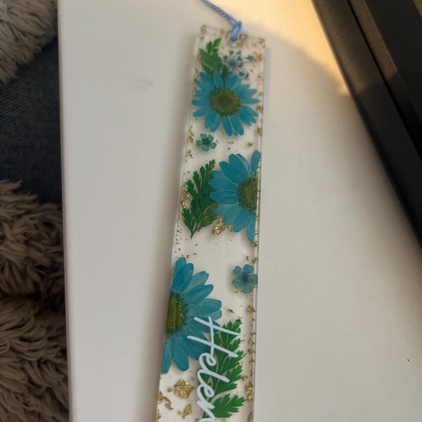 Personalized Pressed Flower Bookmark, Daisy Resin Bookmark, Book Lover ...