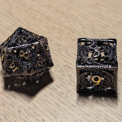 Rotatable Dragon Eye Dnd Dice Set , Liquid Core Dungeons and Dragons ...