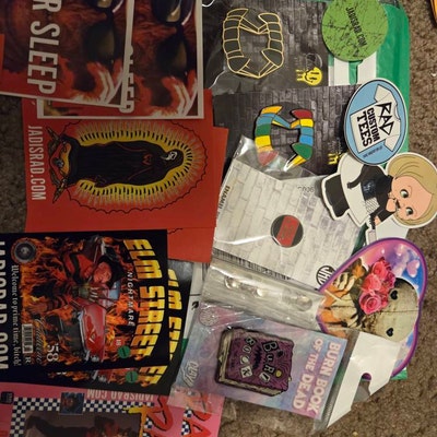 8pc VHS Sticker Enamel Pin Set - Etsy