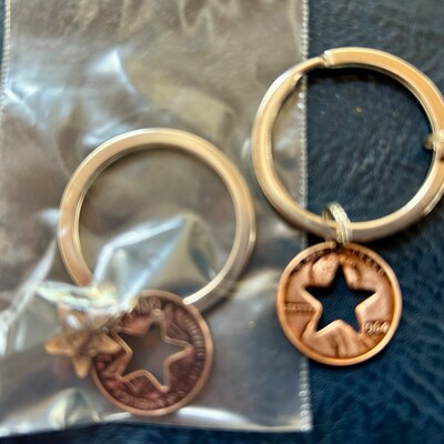 St. Patricks Day Gift Lucky Penny Four Leaf Clover Key Chain ...