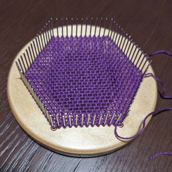 Texaturtle™ Hexagon Pin-loom Kit - 6" R - for Worsted Weight Yarn (gen ...