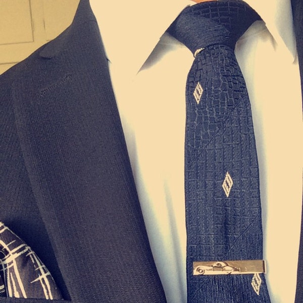 1990s Geoffrey Beene Red + Inky Blue Optic Pattern Men's Italian Silk ...